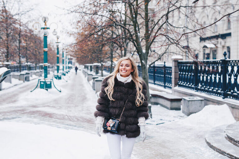 How to Combat Static Hair in Winter: 13 Expert Tips